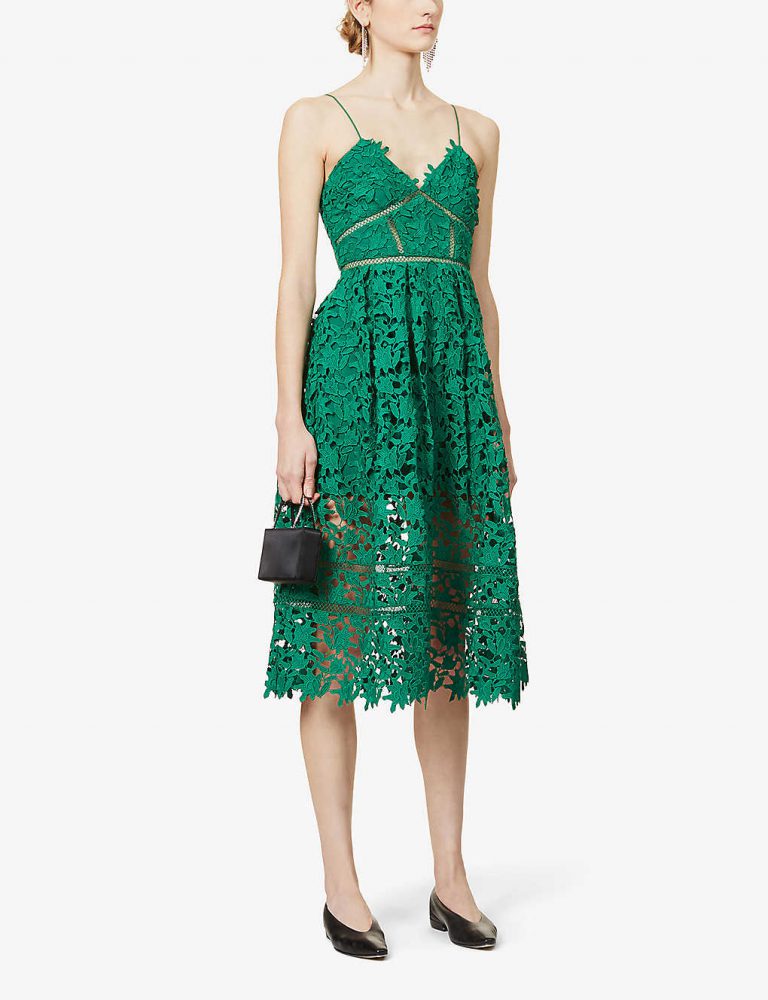 Embrace The Eyelet Lace In Your Spring Summer Wardrobe.